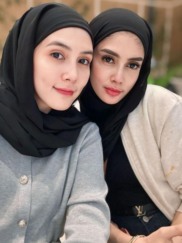 7 Potret Kedekatan Biby Alraen Istri Rifky Balweel dengan Sang Adik ...