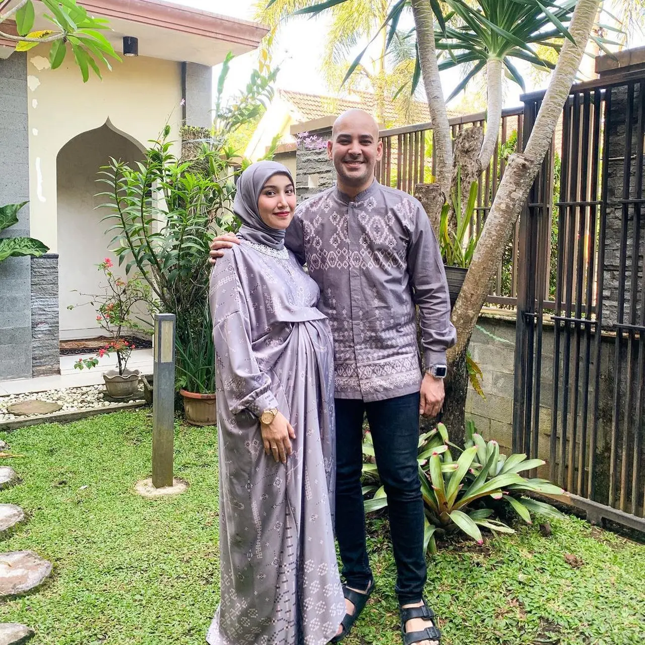 Vakum dari Dunia Hiburan Sejak 2018, Ini 6 Potret Terbaru Aktor Riza Shahab - Hot Liputan6.com