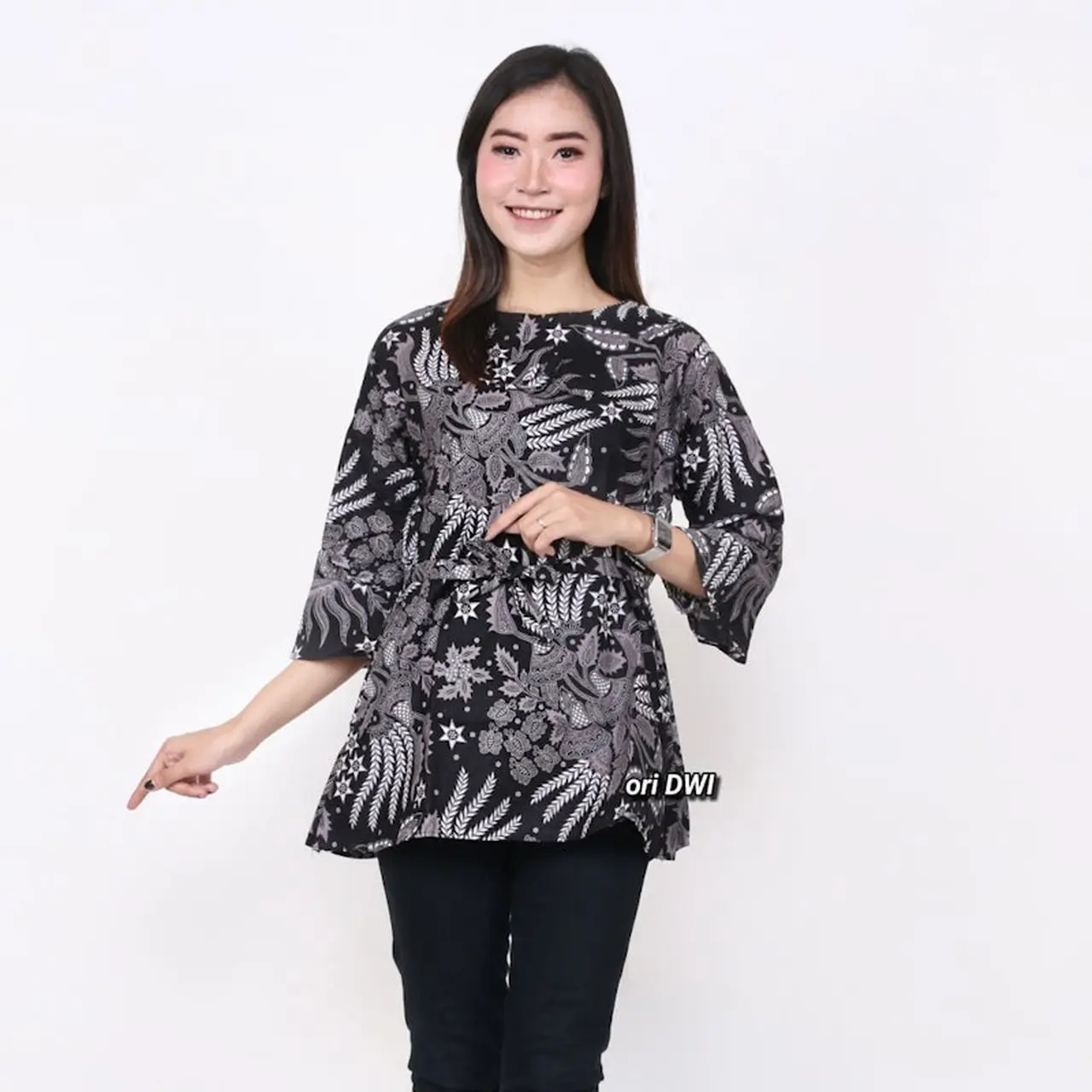 10 Rekomendasi Blouse Batik Kekinian untuk Wanita Terbaru dan Terbaik ...