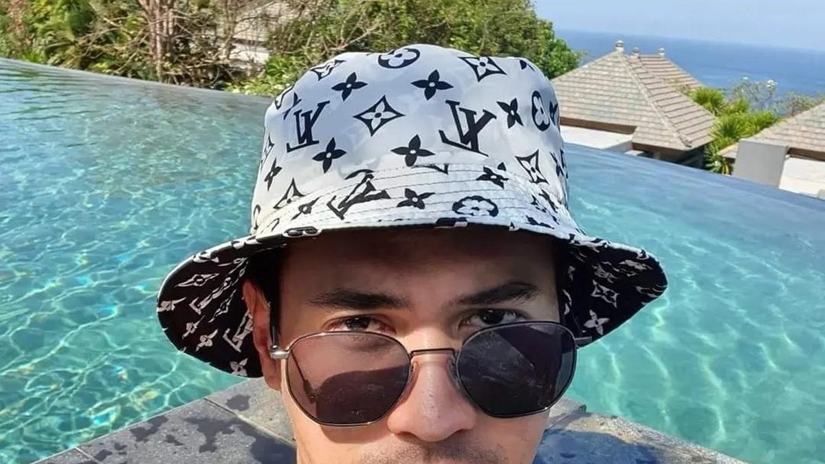 Potret Hessel Steven yang Pesonanya Bikin Kesengsem, Makin Berkarisma ...