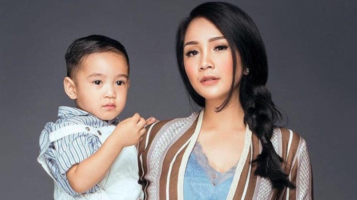 Umumkan Rafathar Punya Adik Baru, Nagita Slavina Hamil Anak Kedua? - ShowBiz Liputan6.com