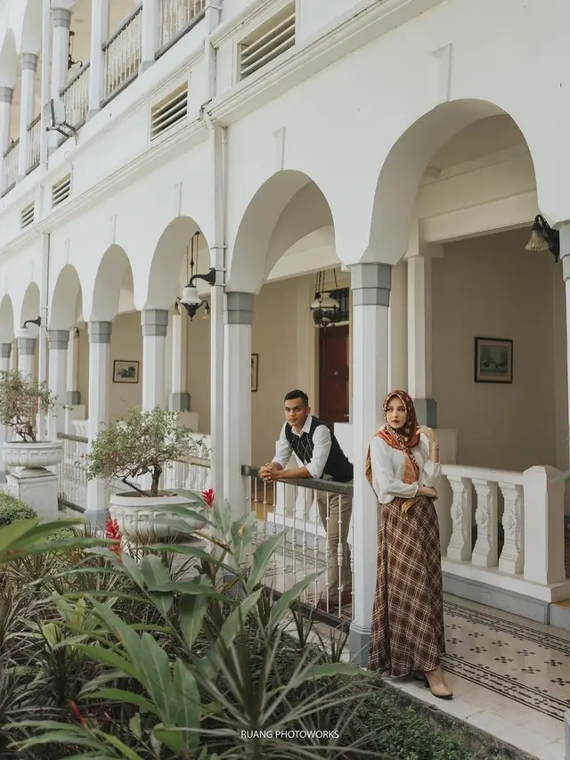 6 Pemotretan Rachmat Irianto bersama Istri Ini Curi Perhatian, Tampak ...