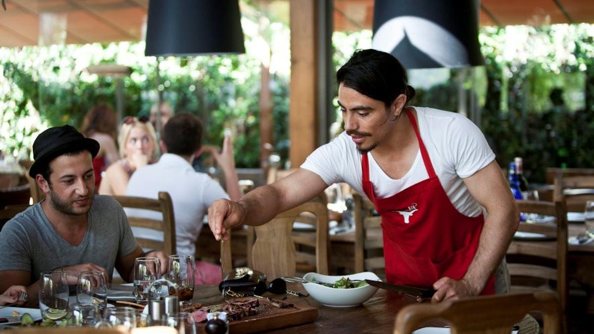 Tren Salt Bae Kini Jadi Tarian