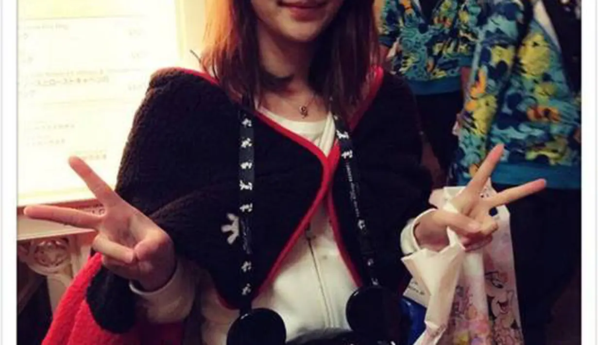 Junze Zhuo: Pembawa Berita Cantik Yang Mencuri Perhatian di Dunia Maya ...