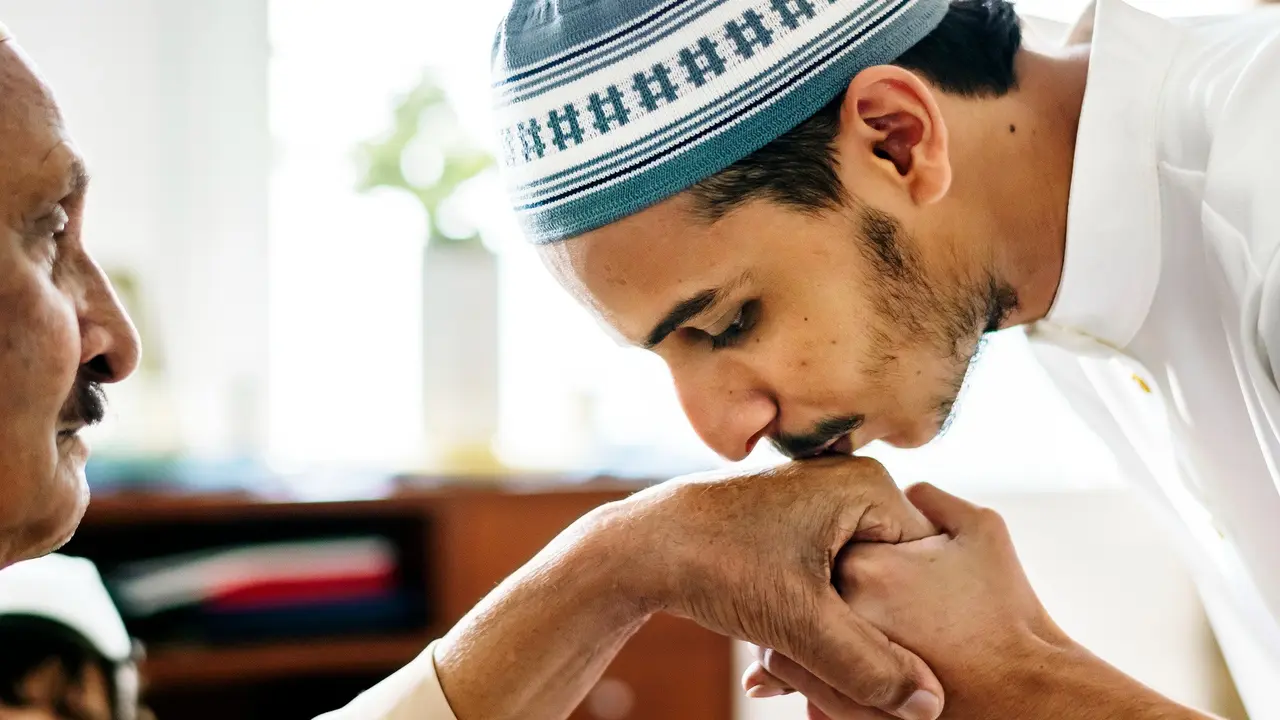 Etiket adalah Adat Sopan Santun, Ini Bedanya dengan Etika - Hot ...