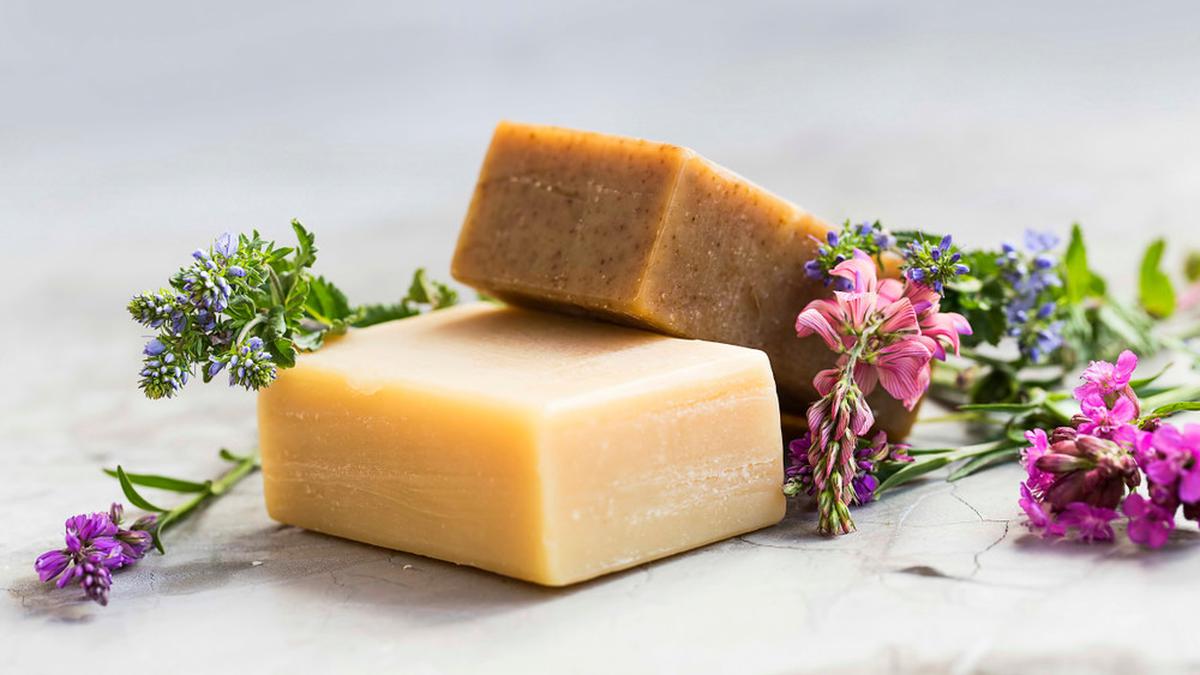 Jarang Diketahui, 4 Alasan Mengapa Anda Tak Perlu Mandi Pakai Sabun ...