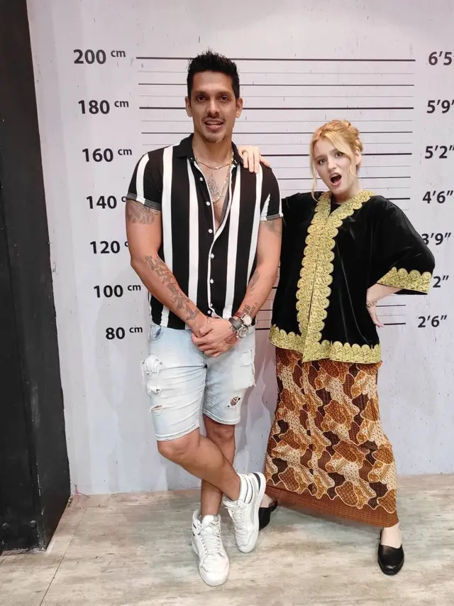 6 Potret Natasya Shine, Cewek Viral Asal Rusia Istri Robby Shine - Hot ...