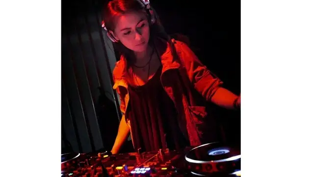 Kerap Berperan Antagonis, Ini 7 Pesona Aktris Elsya Syarif - Hot ...