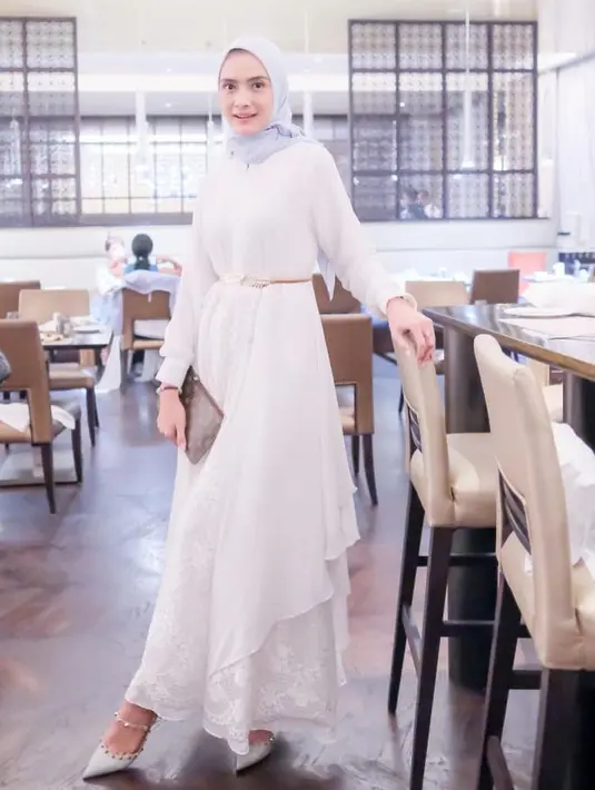 Cantiknya Ade Maya Mantan Istri Ibnu Jamil yang Jarang Tersorot ...