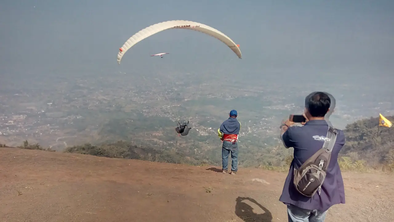 Pagi yang Indah, Melihat Kota Garut dari Atas Bukit Parama Satwika - Regional Liputan6.com