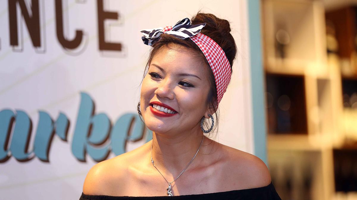 Aline Adita Tahun Baruan Bareng Keluarga Calon Suami di Australia