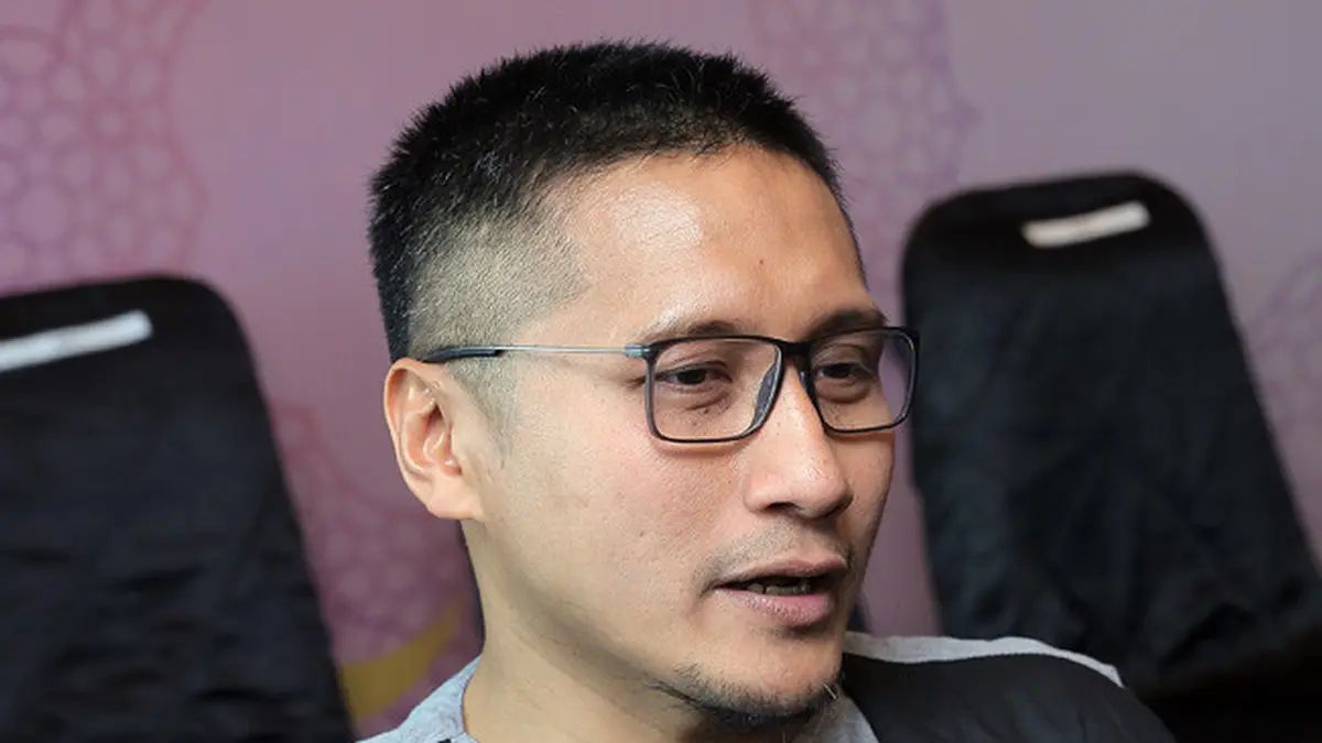 Hari Moekti Meninggal Dunia, Arie Untung Berlinang Air Mata ...