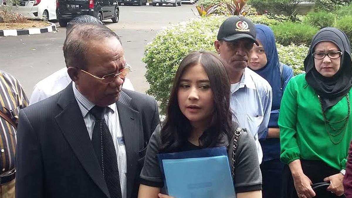 Datangi Polda, Prilly Latuconsina Bawa Bukti Tes Keperawanan - ShowBiz ...