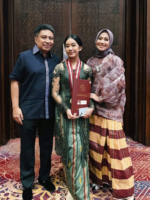 7 Anak Artis yang Lulus SMA Tahun 2025, Siap Melanjutkan ke Perguruan ...