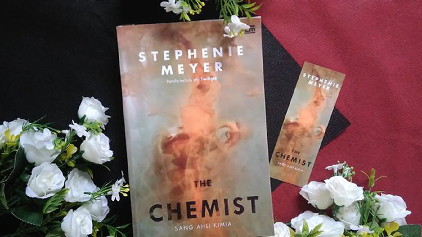 Review Novel The Chemist – Stephenie Meyer (Penulis Terlaris Seri Twilight)
