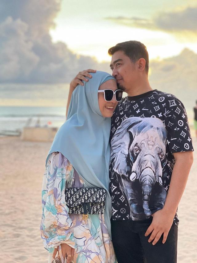 Dinda Hauw dan 5 Artis Nikah Tanpa Pacaran, Ada yang Awet dan Berujung Cerai - Entertainment ...