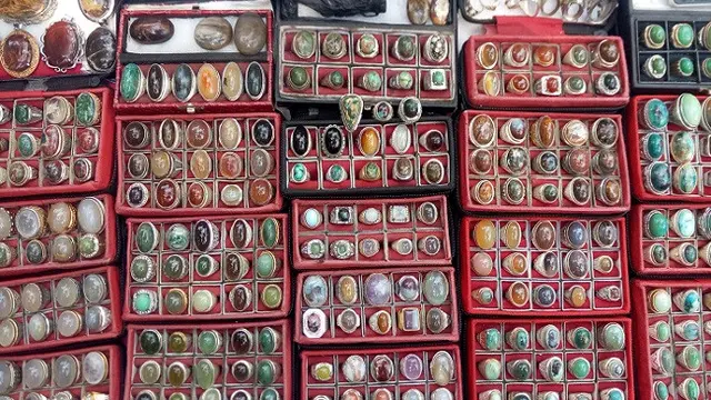 6 Jenis Batu Akik Warna Hijau dan Namanya, Kenali Keunikannya - Hot ...