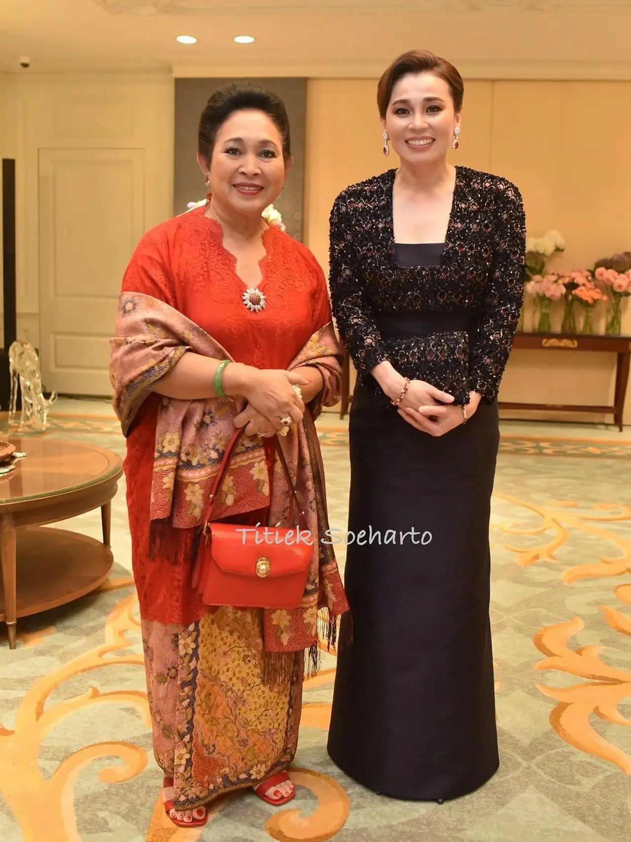 Titiek Soeharto Resmi Menjabat Ketua IV DPR, Pesona Elegan dalam Balutan Kebaya - Hot Liputan6.com