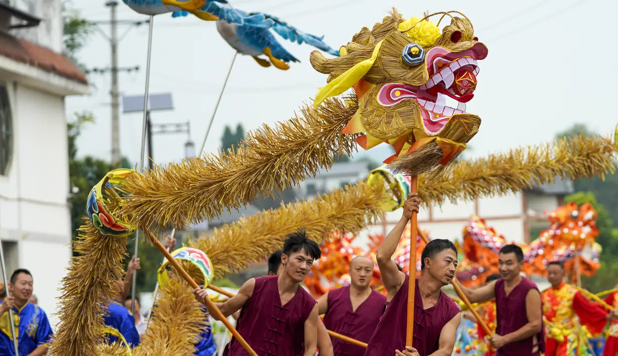 FOTO: Pertunjukan Tari Naga Warnai Festival Panen Petani China - Foto ...