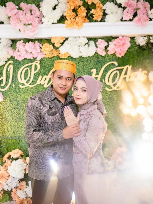 6 Potret Putri Isnari Dangdut Academy Dilamar Abdul Azis dengan Uang Panai Rp 2 M, Segera Jadi ...