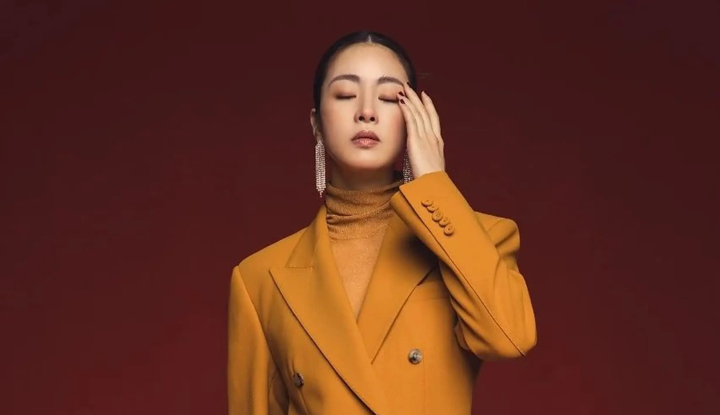 8 Potret Memesona Kang Sora dalam Berbagai Outfit, yang Terbaru Pamer ...