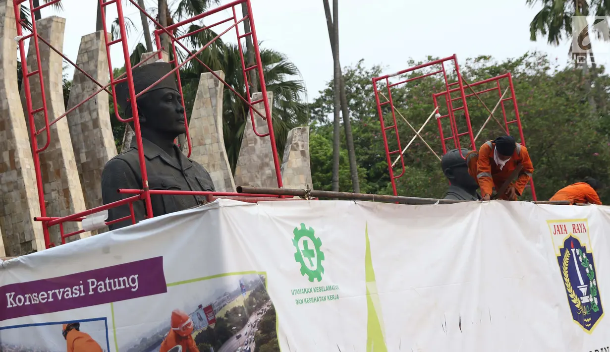 FOTO: Melihat Persiapan Konservasi Patung Proklamator dan Tugu ...