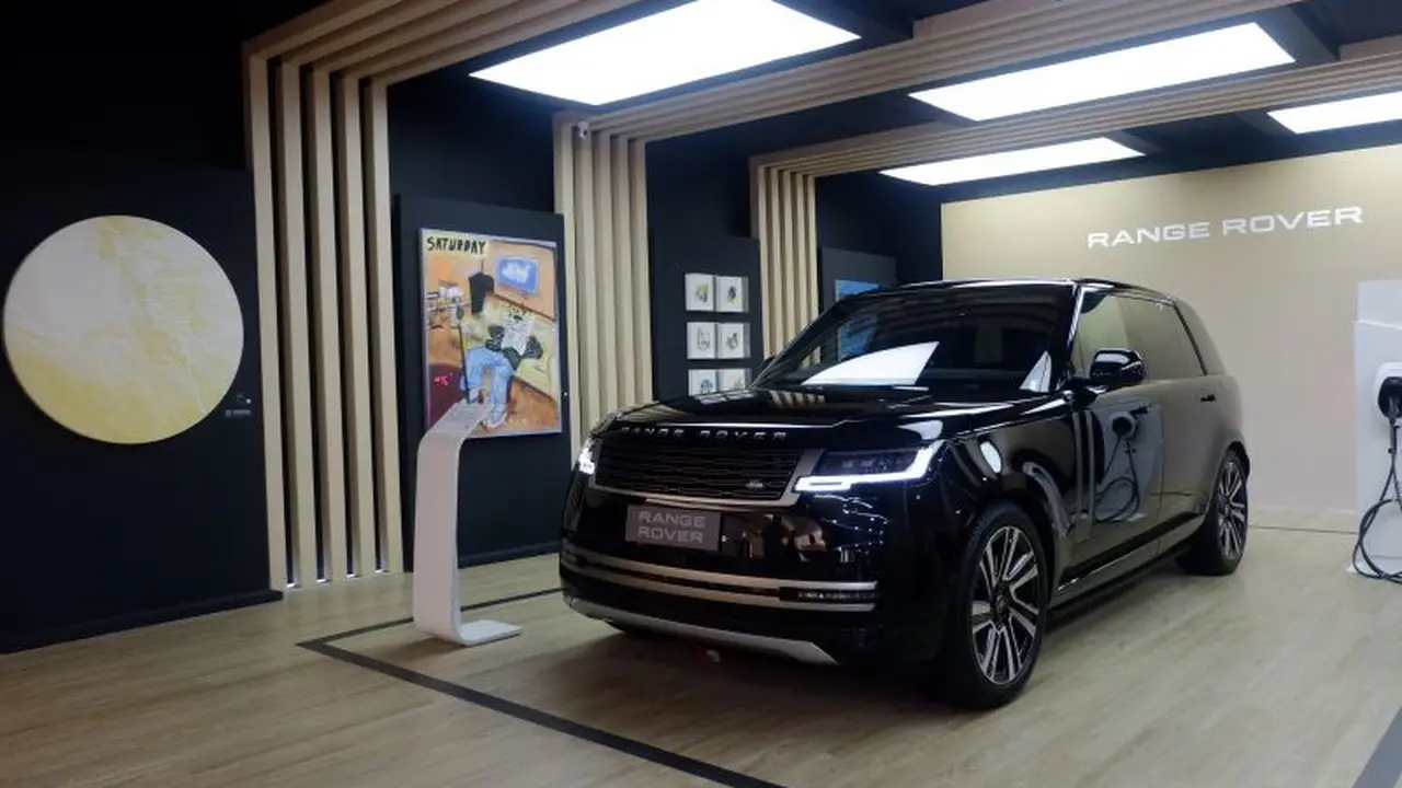 Kolaborasi Range Rover dan CAN's Art Padukan Keunggulan Otomotif dan ...