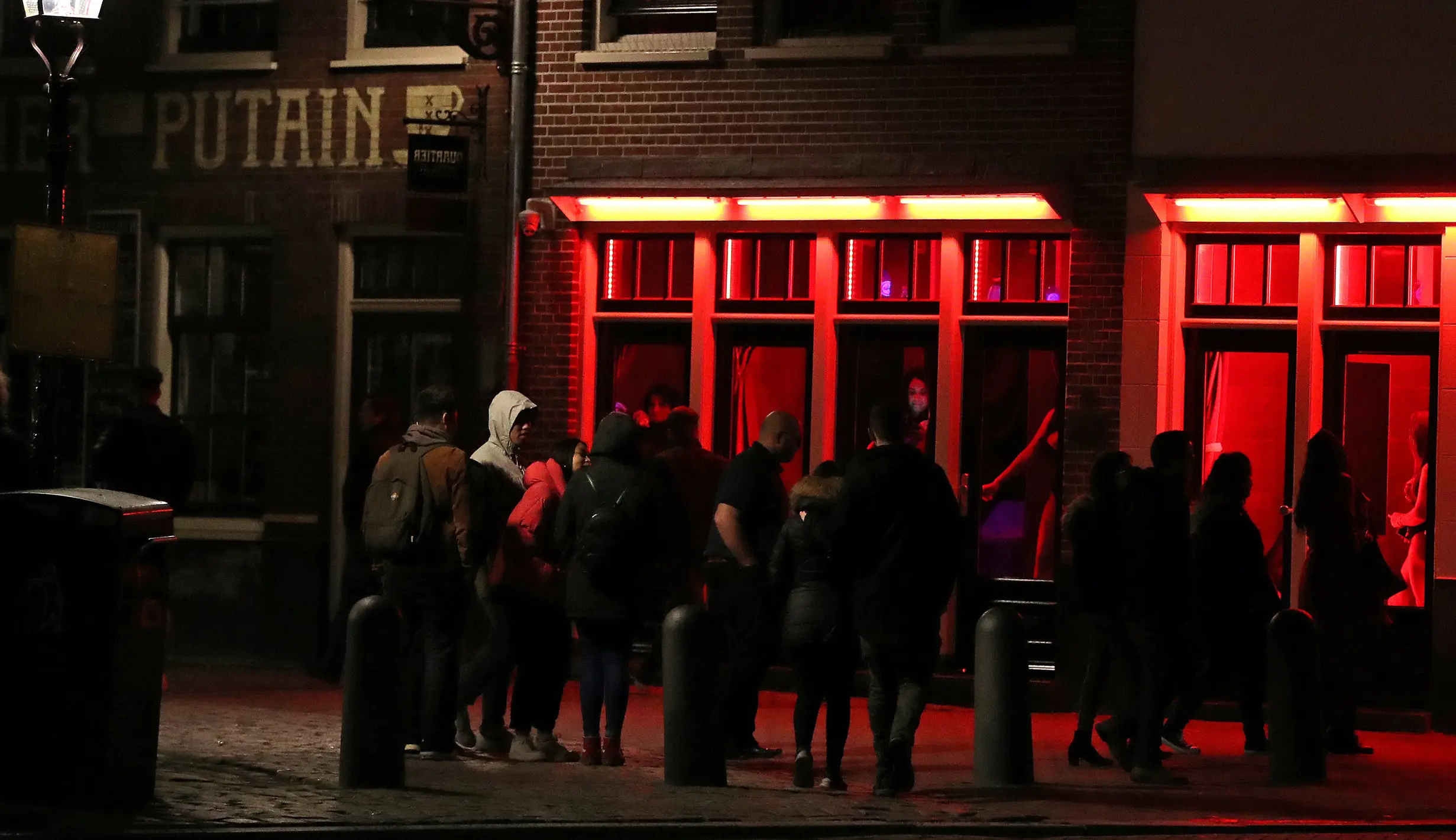 FOTO: Jalan-Jalan di Kawasan Prostitusi Red Light District Amsterdam ...