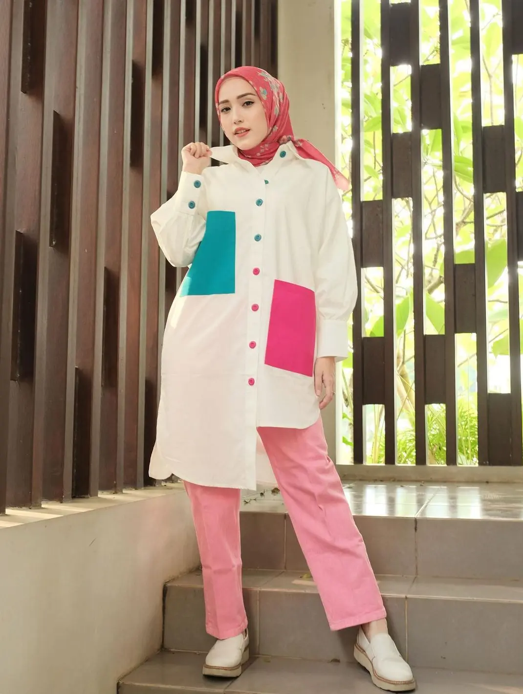 8 Potret OOTD Hijab Adelia Pasha Pakai Warna Pastel Bak Barbie di Dunia ...