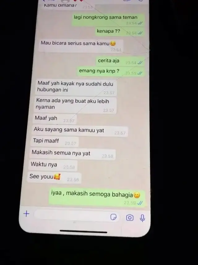 10 Chat saat Diputusin Pacar Ini Bikin Senyum Kecut - Hot Liputan6.com