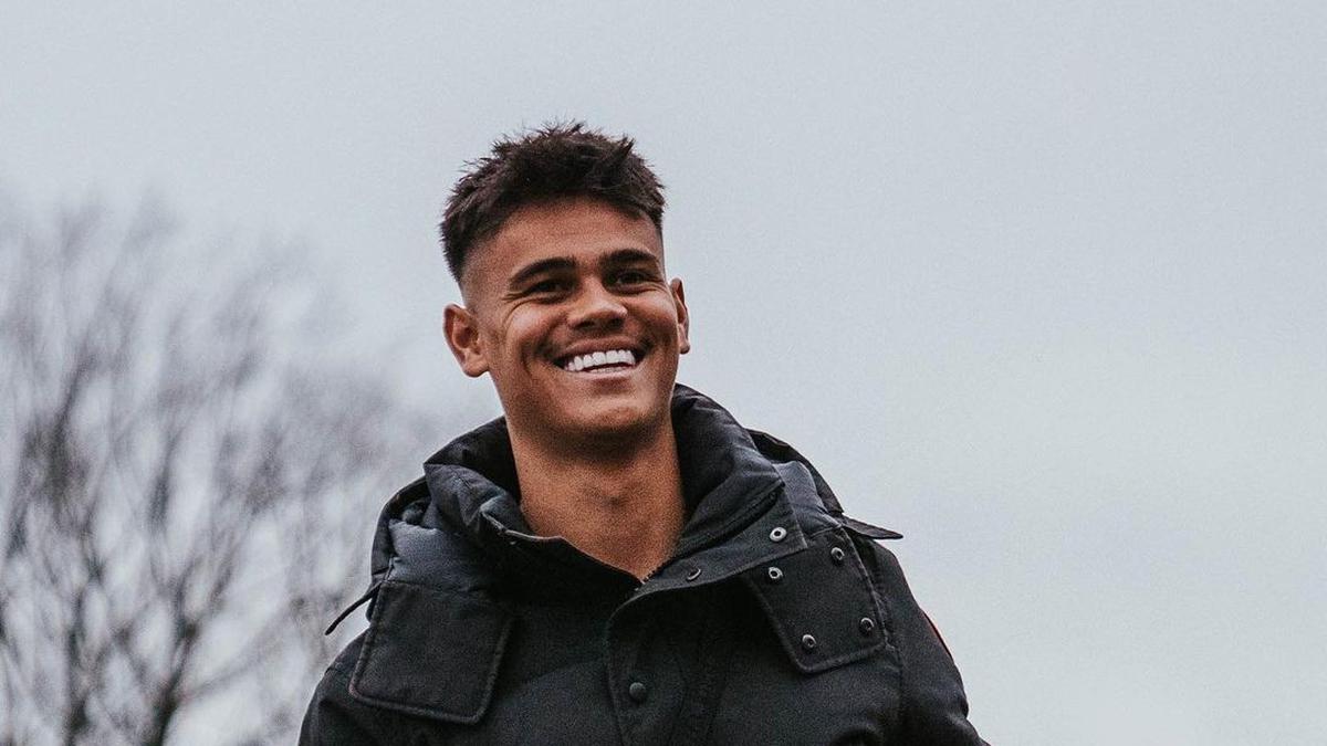 Mees Hilgers, Bek Tangguh Berdarah Indonesia yang Jadi Incaran Ajax dan ...