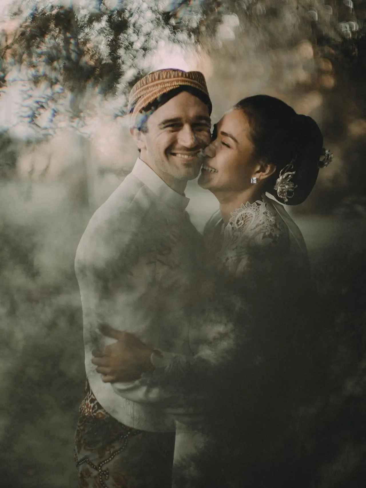 10 Momen Pernikahan Adinia Wirasti dan Michael Wahr, Digelar Intim dan Tertutup - Hot Liputan6.com