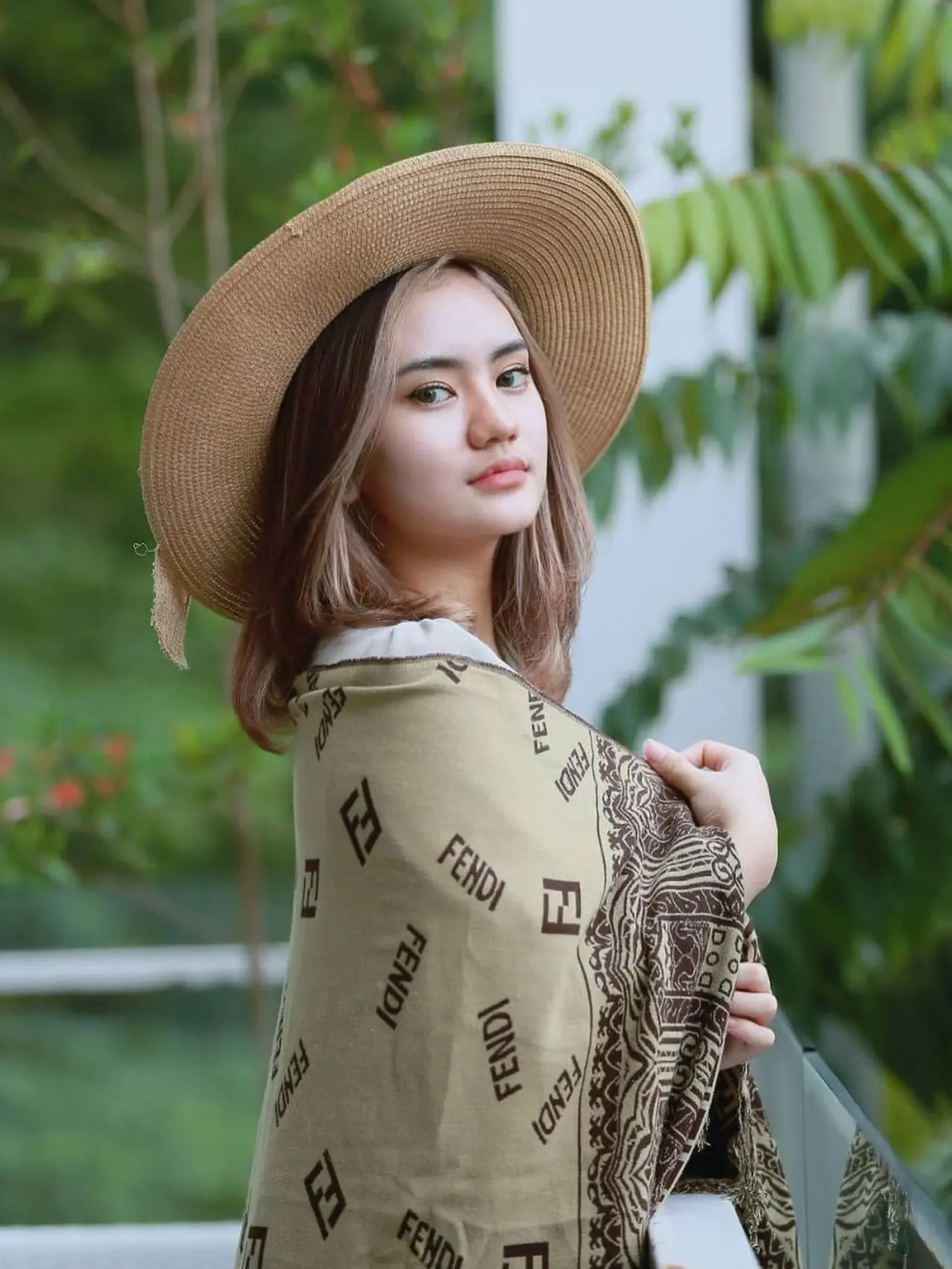 Sederet Potret Cantik Janis Aneira, Putri Mantan Preman yang Sukses ...