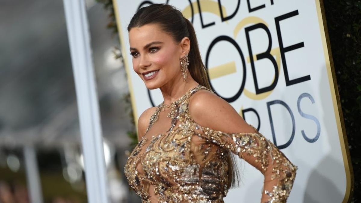 Aksi Pamer Dada Seleb Dunia di Panggung Golden Globe 2017