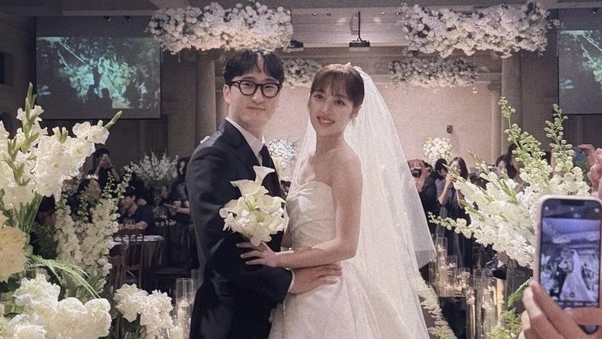 8 Potret Pernikahan Kim Bora Sky Castel saat Menikah Dibalut Gaun Putih dan Baby Blue, Dihadiri ...