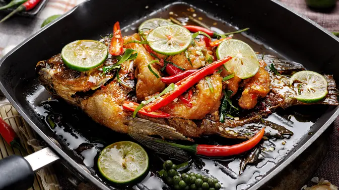 ikan goreng saus asam manis pedas