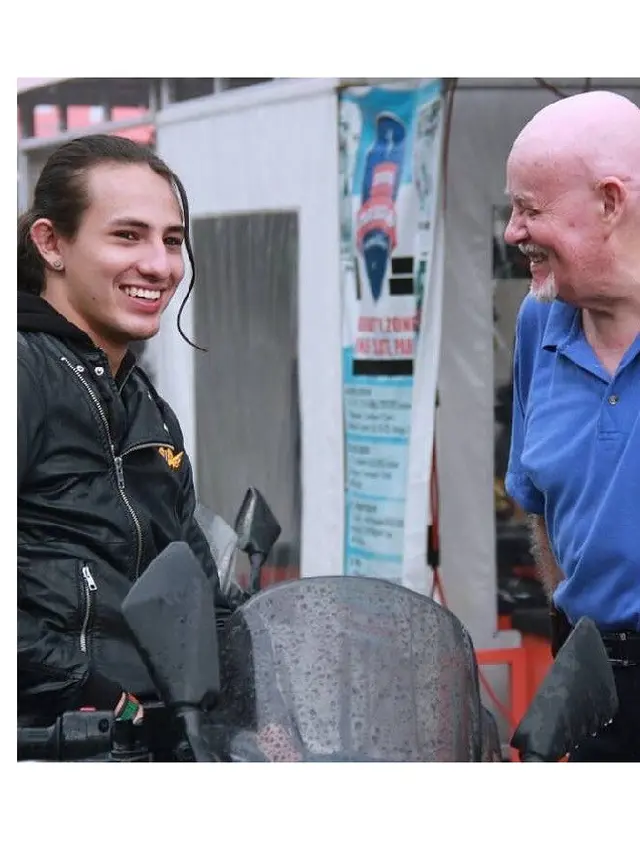 Kondisi Membaik, Ini 6 Potret Kebersamaan Dylan Carr dengan Kedua Orang ...