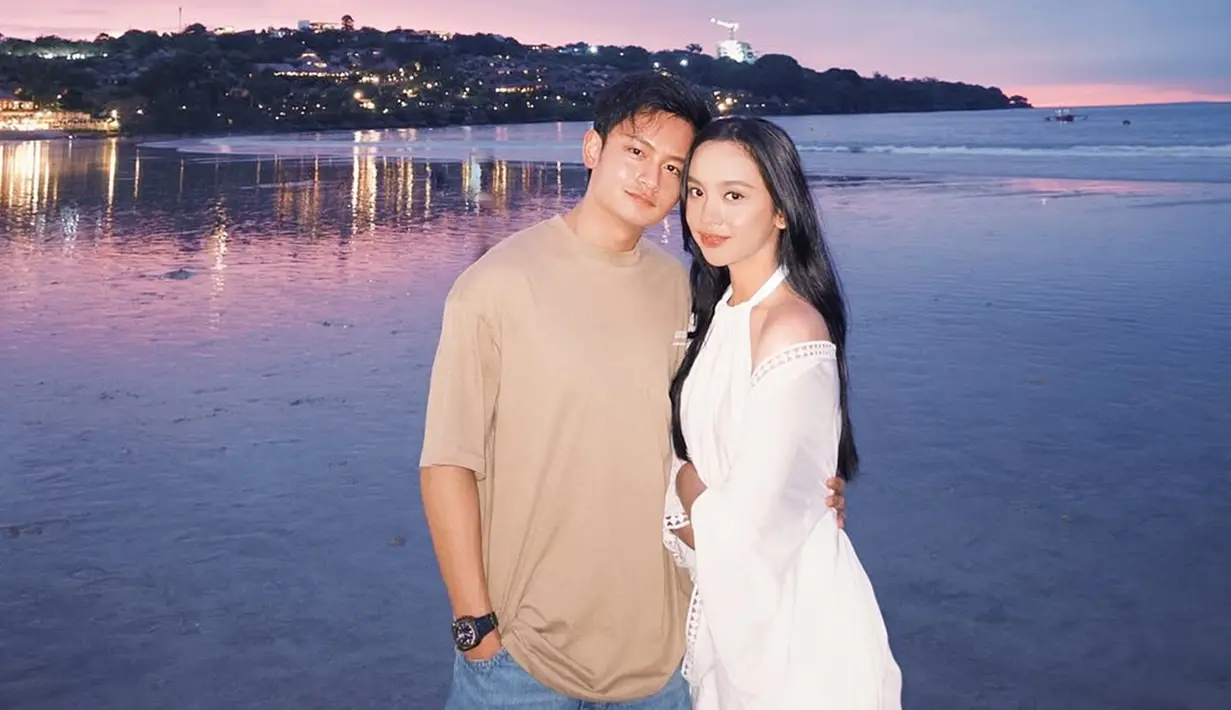 Momen Bucin Randy Martin ke Lyodra saat Jalan Bareng ke Pantai, Bikin Baper - Foto Liputan6.com