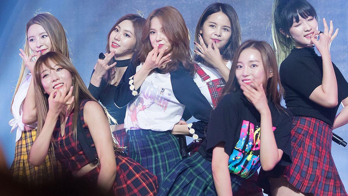 Lirik Lagu CLC, Devil