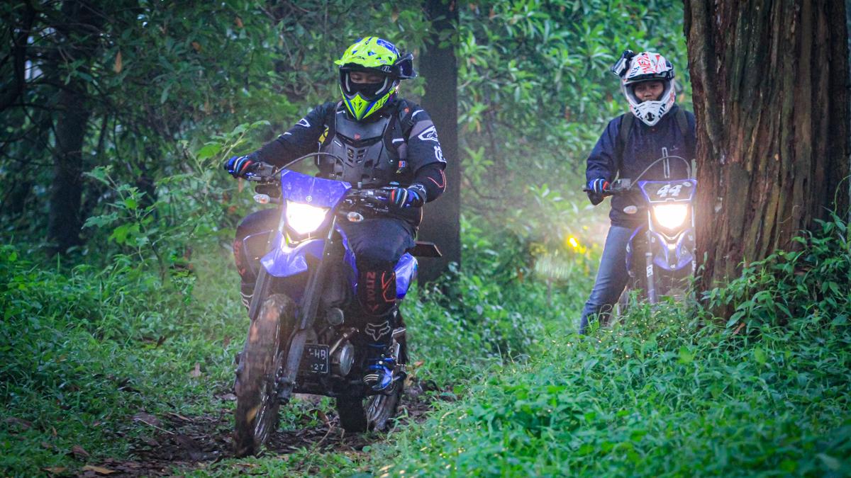 6 Tips Ampuh Ngabuburit Sambil Bermain Motor Trail di Pegunungan ...