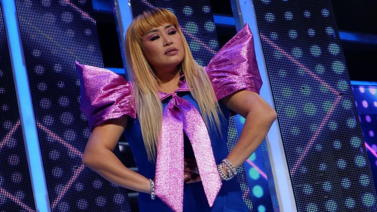 6 Potret Pinkan Mambo yang Viral dengan Berbagai Aksi Panggungnya ...