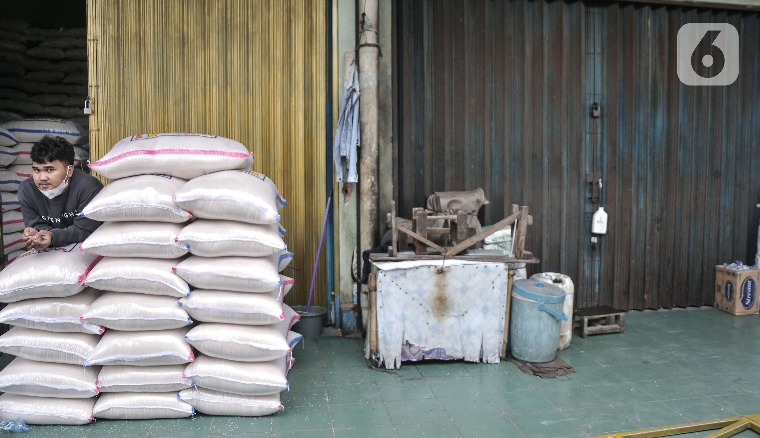 Kelangkaan Beras di Jakarta Akibat Gagal Panen - Foto Liputan6.com