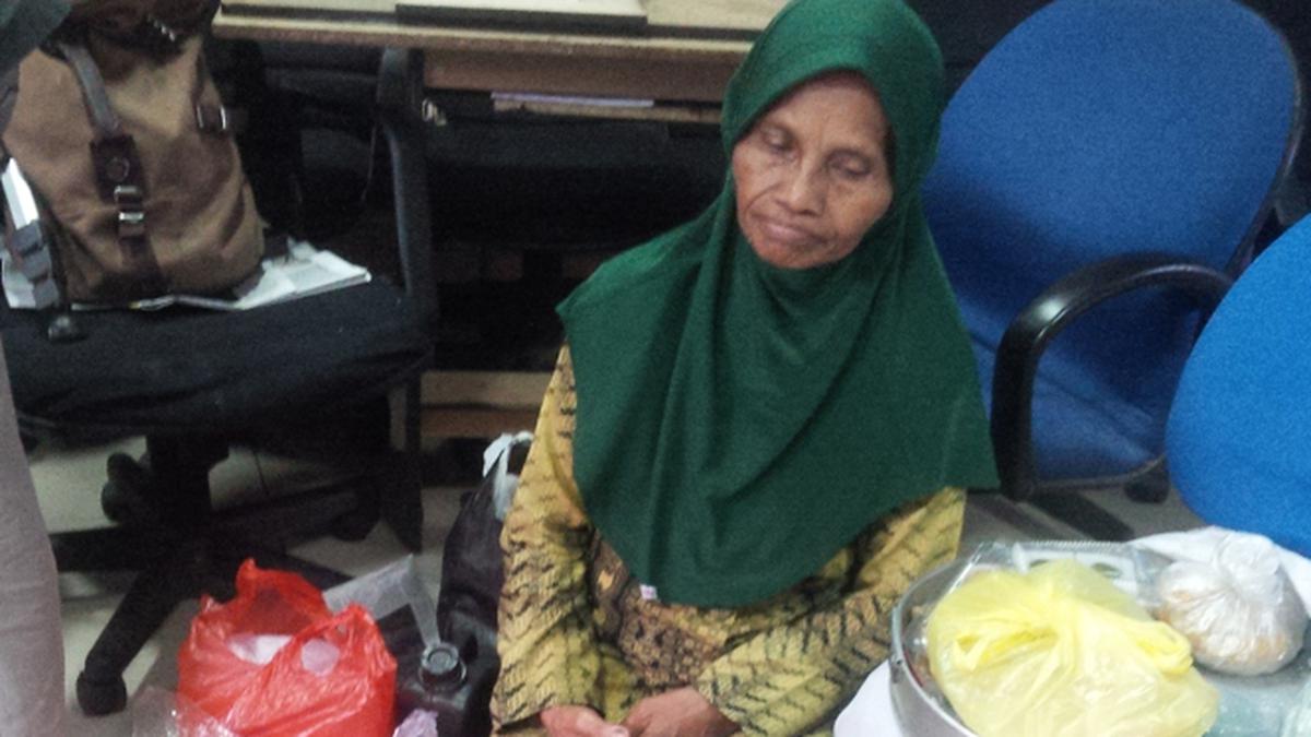 Perjuangan Nenek Penjual Pempek Kuliahkan Enam Anak - Regional Liputan6.com