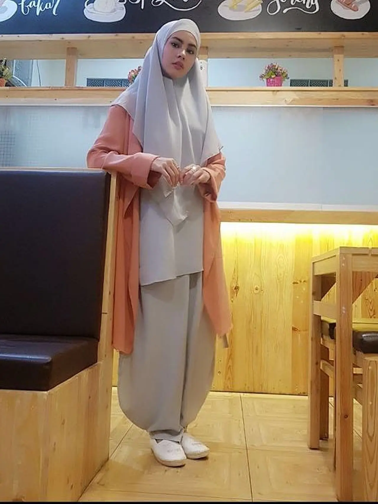 Kartika Putri Bereaksi soal Artis Indonesia yang Nge-like Unggahan Pro ...