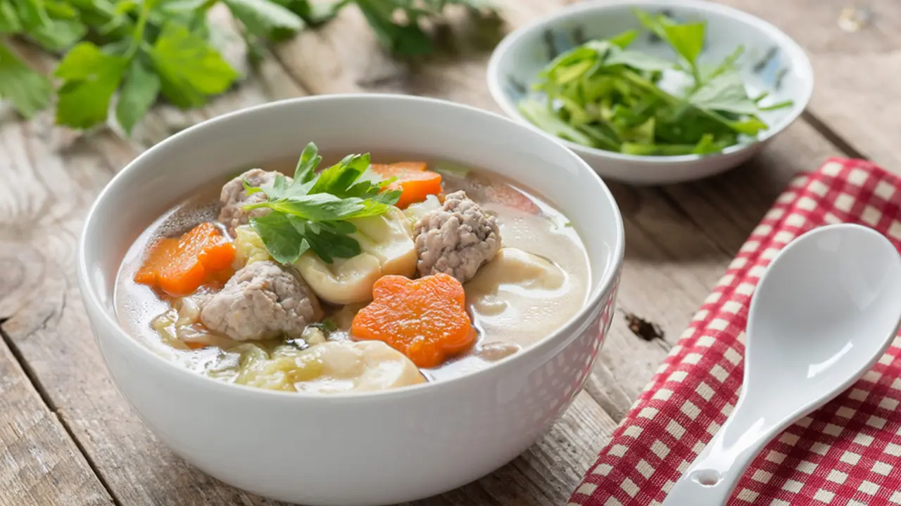 5 Resep Sop Daging Sapi Rumahan yang Segar dan Tidak Eneg