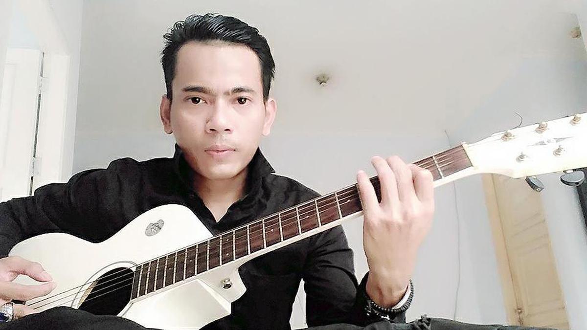 Aris Idol Pulang Bawa Uang Banyak, Istri Girang - ShowBiz Liputan6.com