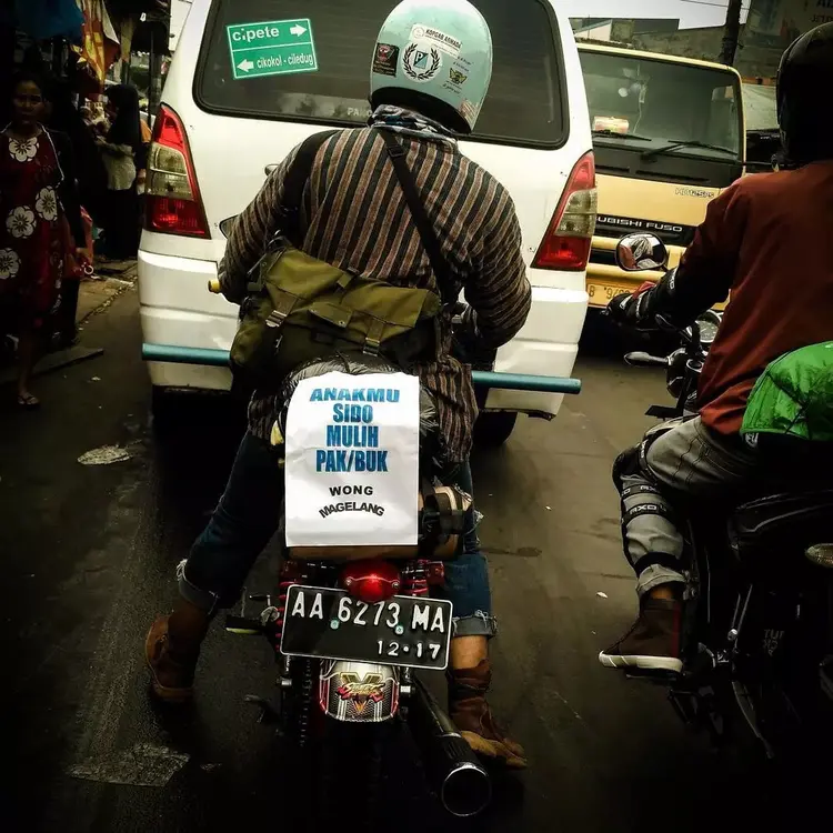 15 Meme Tulisan Curhat di Belakang Pemudik, Sukses Bikin Tertawa di ...