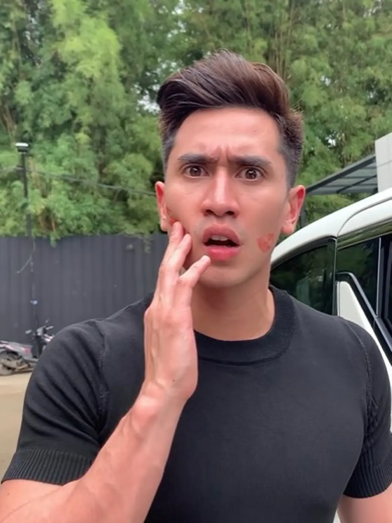 Potret Verrel Bramasta di Rumah Baru, Pipi Merah Dicium Venna Melinda ...