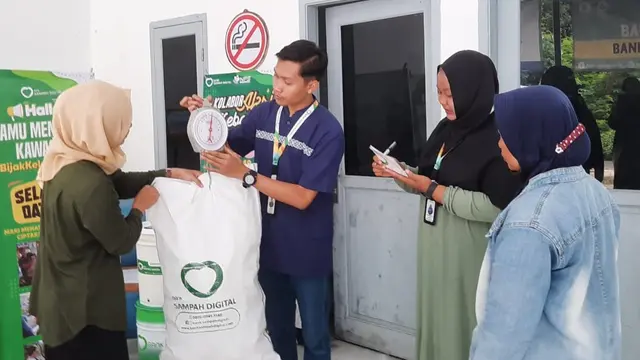 Tak Hanya Pelestarian Lingkungan, Bank Sampah Digital Jadi Solusi Pemberdayaan Masyarakat ...