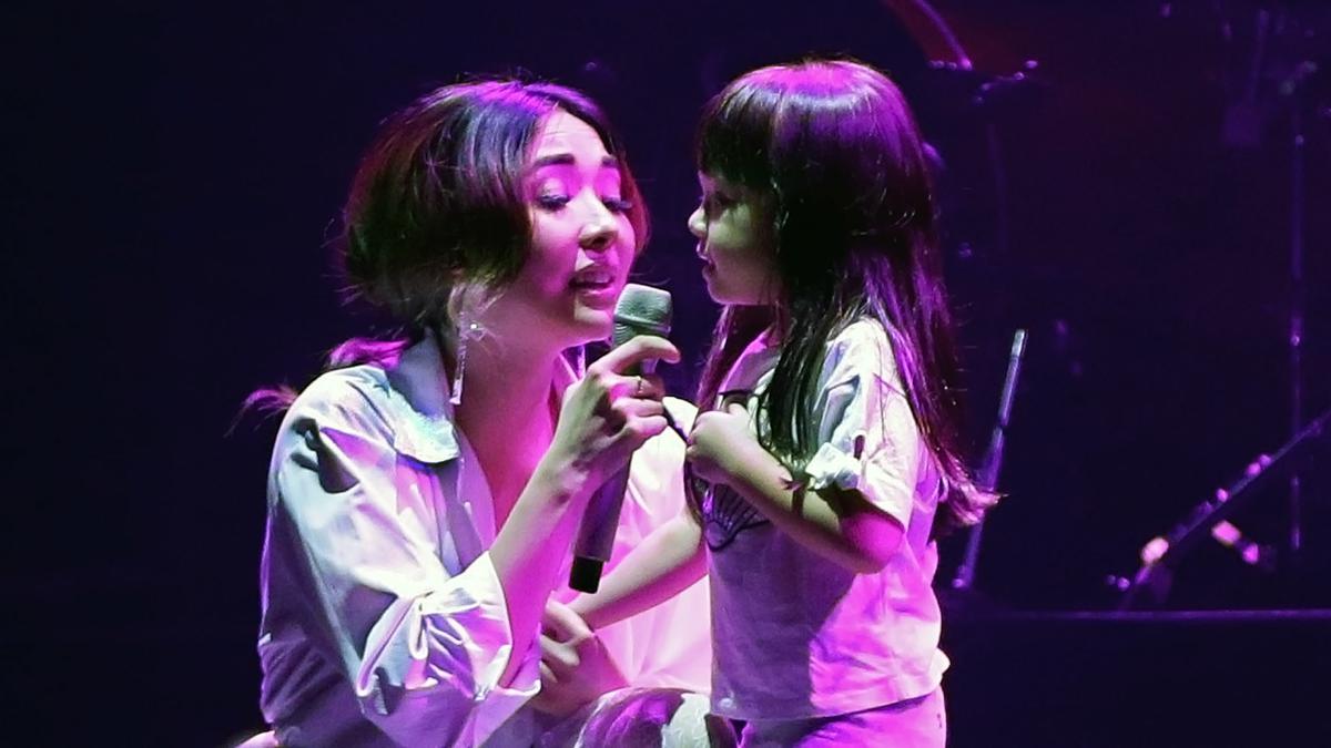 Gempi Duet Bareng Gisel di Konser Dunia Lukas Graham - Photo Fimela.com